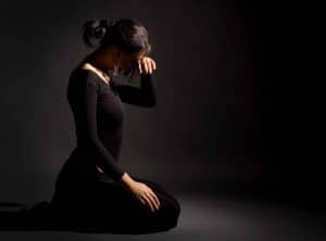 Comment réconforter au mieux une personne en deuil