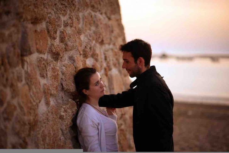 Comment les hommes tombent-ils amoureux ? Les 7 étapes de l'amour